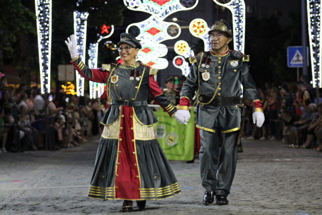 Seis Marchas E Muito Público Deram Cor à Noite De Santo António Em