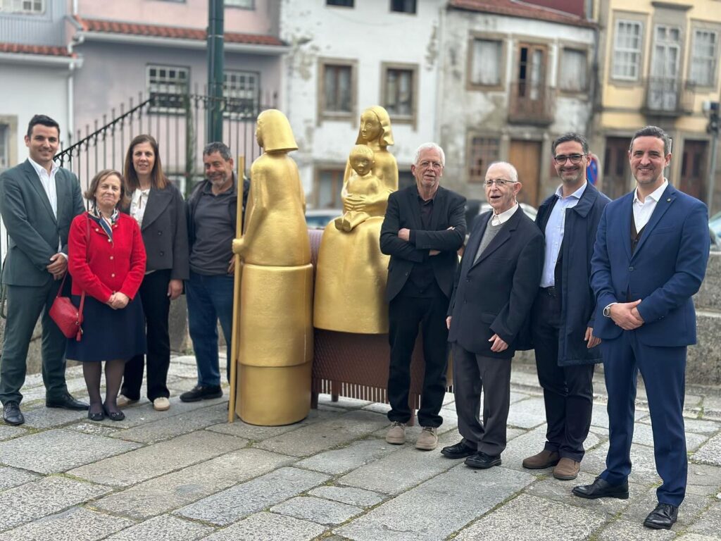 Braga. Junta de S. Victor homenageia Procissão da Burrinha com estátua ...