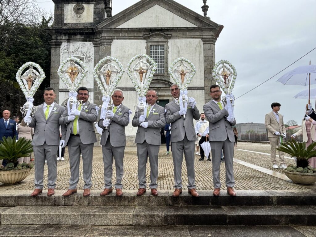 Lage junta seis cruzes para cumprir o ‘Compasso Pascal’ – O Vilaverdense