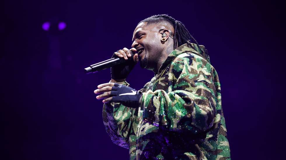 Rapper Plutónio detido após dar concerto no São Pedro de Torres Vedras ...