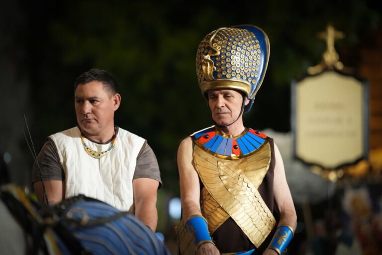 Procissão da “Burrinha” volta a encher Braga de fé e tradição (c/ fotos ...